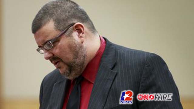 Judge says attorney must stick with Arias | 12newsnow.com