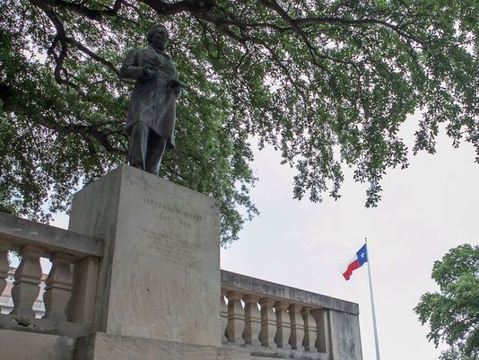 UT-Austin removes Confederate statue | 12newsnow.com