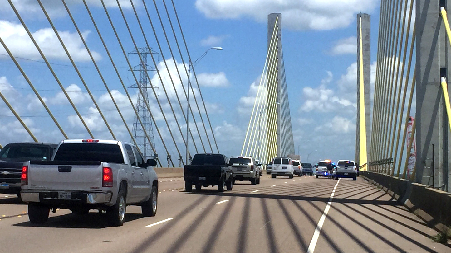 Body of woman who jumped from Veterans Memorial Bridge recovered ...