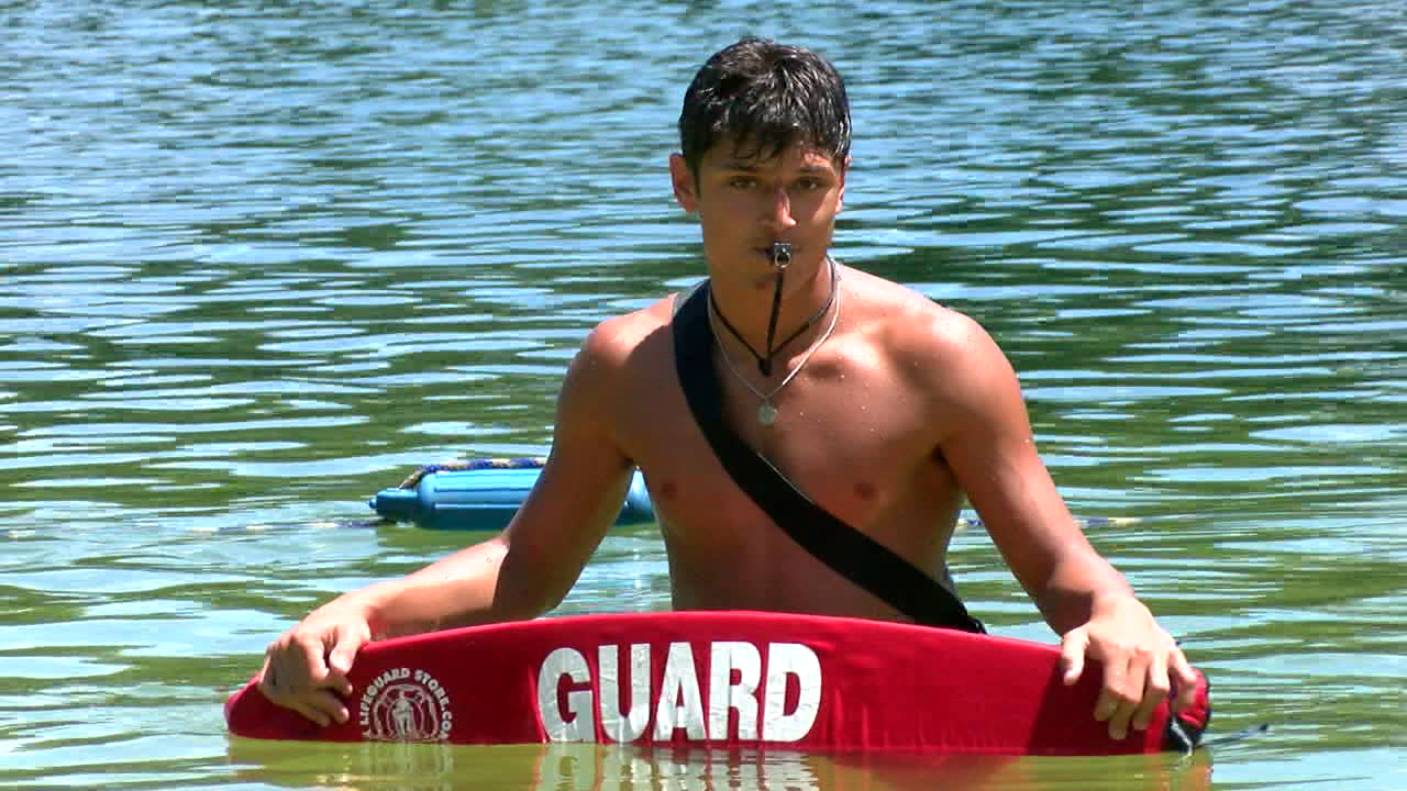 Teen lifeguard helps save 3-year-old boy from near drowning at Smith ...
